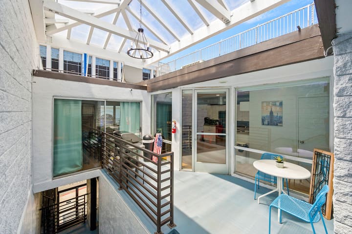 Huge Newly Renovated Suite At Downtown San Diego - San Diego, CA