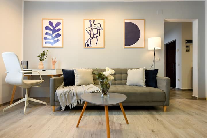Modern Elegance | Spacious 2br Apt At Piata Romana - Bucharest
