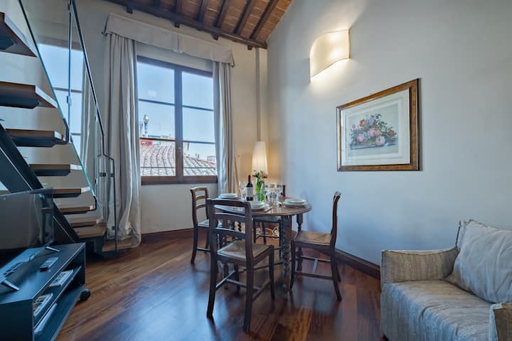 Tiziano Big Penthouse In The Oltrarno - Floransa