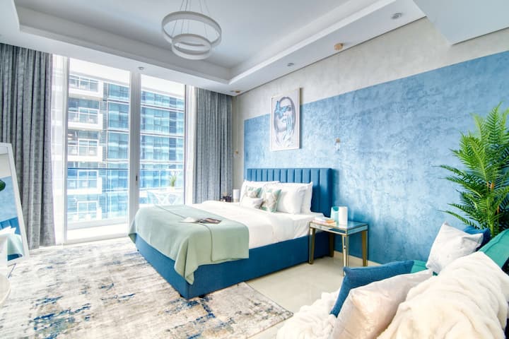 Vibrant Studio In Business Bay W/ Canal+pool View! - Dubai