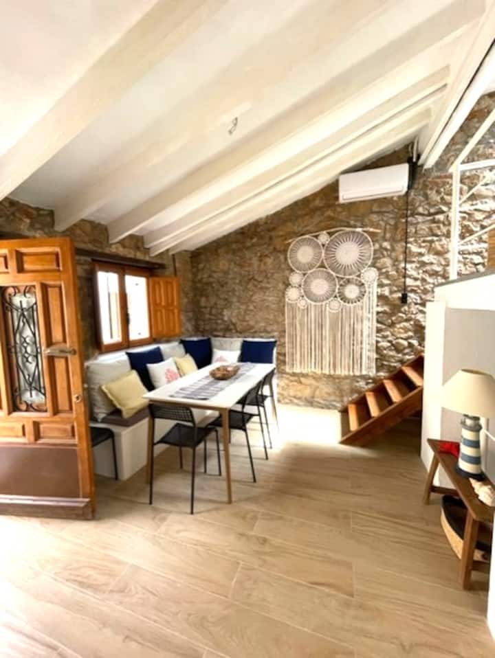Beautiful Castle Cottage With 2 Terraces. - Denia