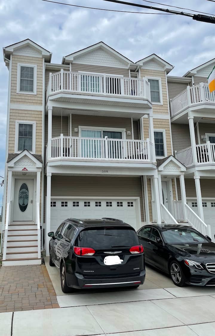 Entire Condo- Beautiful Vacation Home By The Bay - Wildwood, NJ