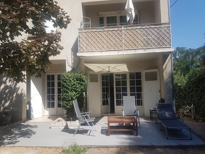 Grande Maison Avec 5 Chambres Et Jardin - Avignon
