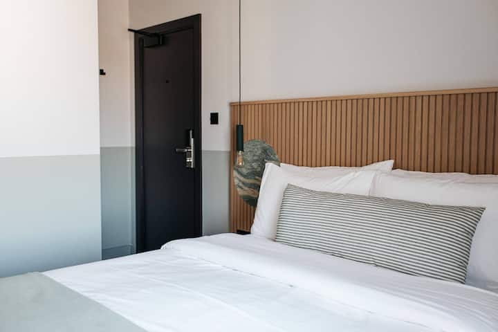 Port Hotel Cabin Rooms, Boutique Hotel - Eastbourne