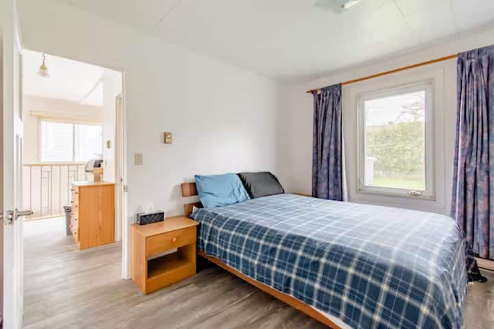Quiet Room In Montreal-est - Boucherville