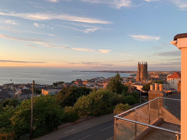 Cosy Sea View Apartment, Centrally Located Newquay - 뉴키