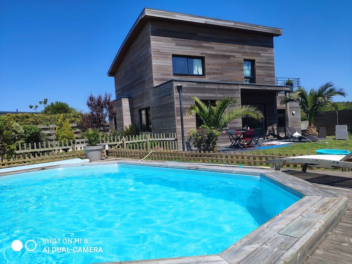 Maison Bois Avec Piscine à 300 M De La Plage. - Finistère