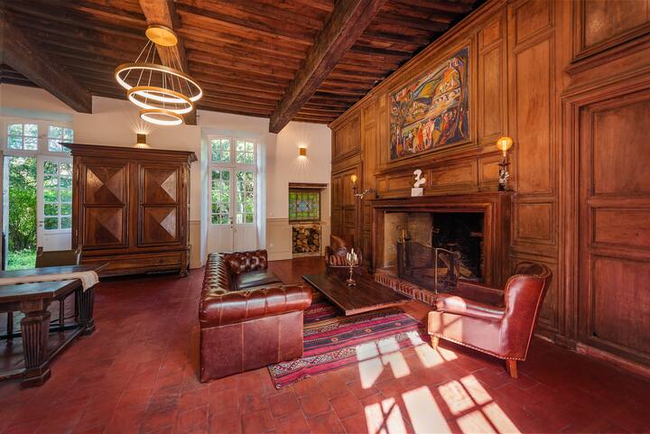 Suite Spacieuse : Château, Spa Et Piscine - Le Gouffre