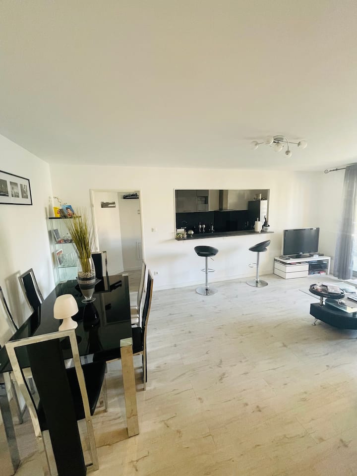 Bel Appartement Convivial Avec Balcon Et Box Fermé - Marseille