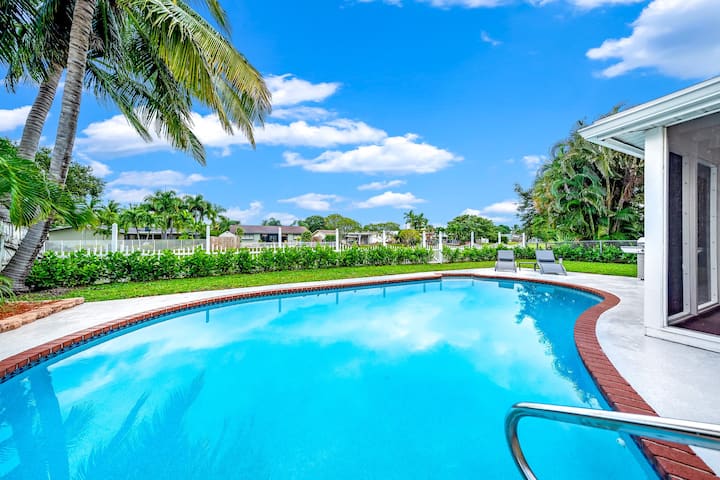Waterfront, Hot Pool, Lounge Patio, Beach House - Jupiter, FL