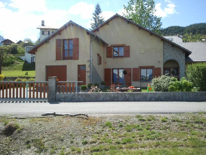 Appartement De 60m2 Dans Maison Privée - Risoul