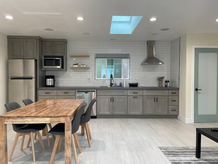 Room&bath In New Shared Guesthouse For Travel/work - Costa Mesa, CA