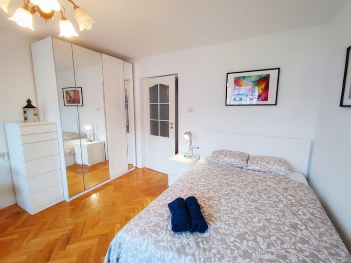 Entire Appartment 50 M To Rynek +2/3 Workspaces+ - 브로츠와프