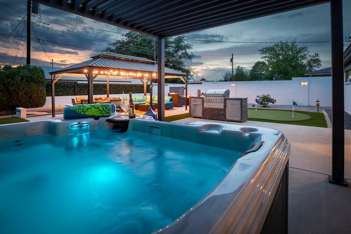 Uptown- Hottub- Putting- Gameroom- Firepit- Bbq - Albuquerque, NM
