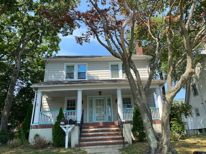 Spacious 4-bedroom 2 Blocks From The Beach - Bradley Beach, NJ
