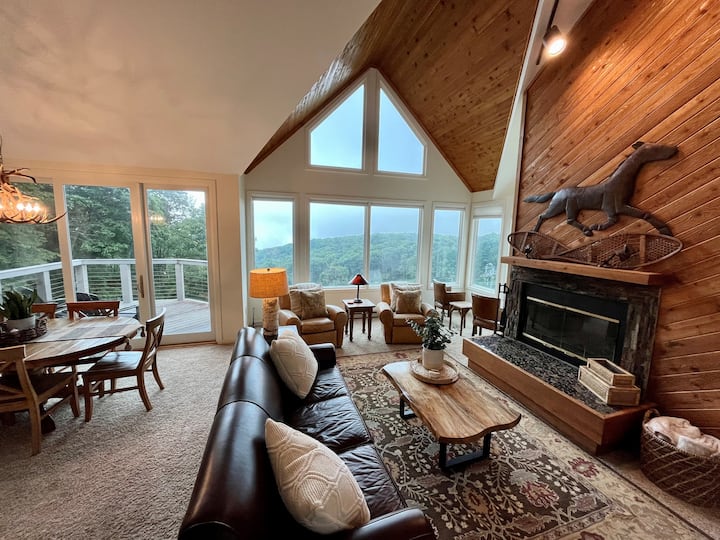 Lovely Ski Front Private 3-bed/3-bath Condo - Wintergreen Resort