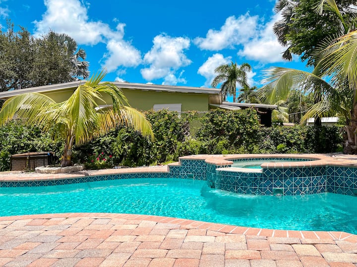 Tropical Contemporary Villa With Heated Pool & Spa - Fort Lauderdale