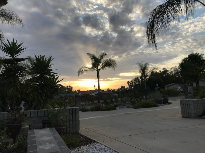 Entire 3br-tranquil-home 30+ Days - ビスタ, CA