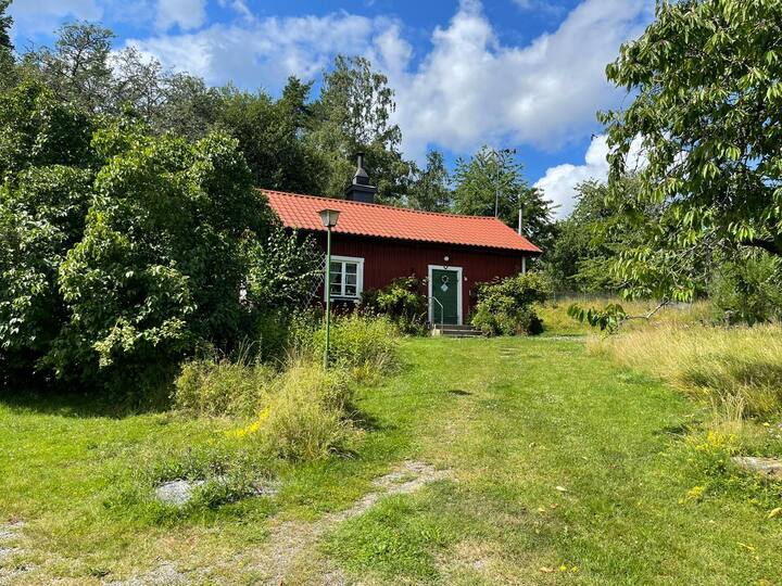 Mysig 1600-tals Stuga I Ostört Läge - Botkyrka