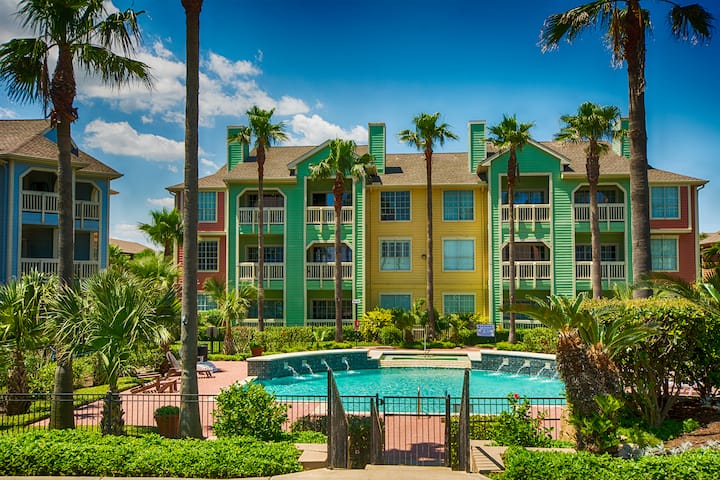 Galveston Getaway On Babe's Beach 2 Bedroom Condo - Galveston, TX