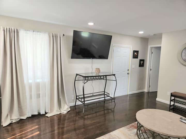 1 Bedroom Apartment Available For Short-term Stay. - Elizabeth, NJ