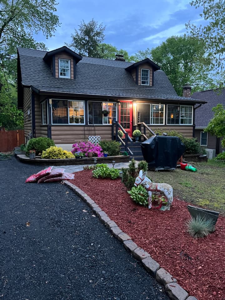 Room For Rent In Burlington, Ct. With Lake Rights - Bristol, CT
