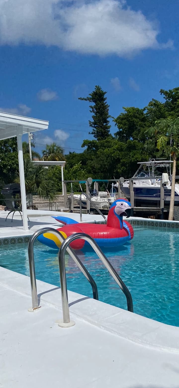 Waterfront Updated Heated Pool Home With Boat Dock - Marco Island, FL