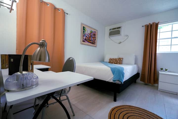 Cozy 1 Bedroom Suite Downtown 3 Min To Us Embassy - Nassau