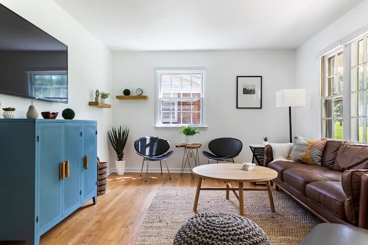 3br Retreat | Fenced Yard & Pet Friendly - Raleigh, NC