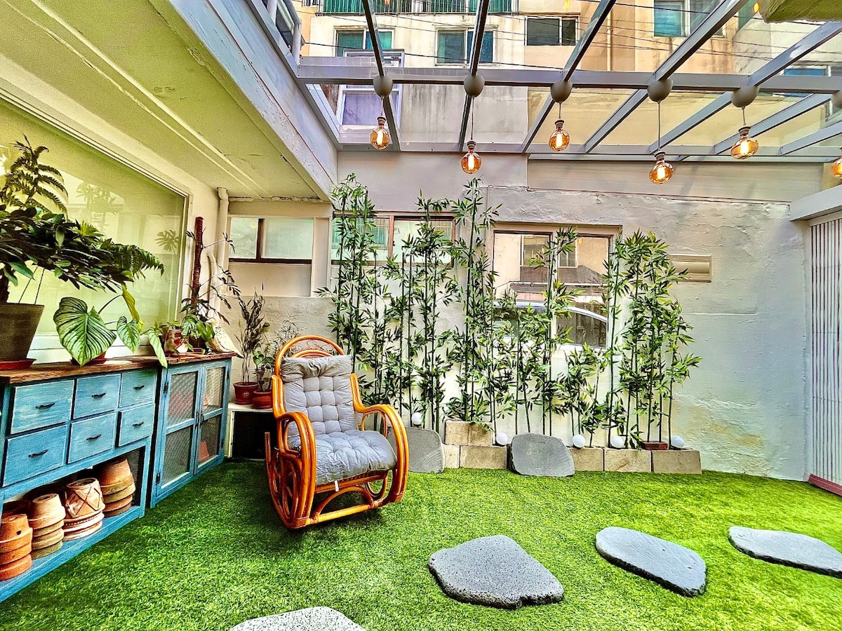 3 minutes walk from Itaewon Station/Cozy house with garden [Itaewon 20 ...