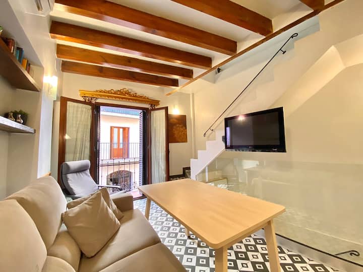Typical Sevillian 2-bedroom Unit Downtown - Sevilla