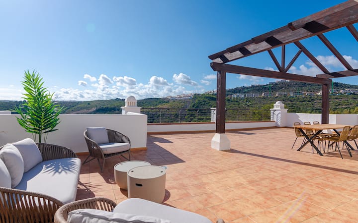 Incredible 3 Bed Penthouse With Private Elevator - Estepona