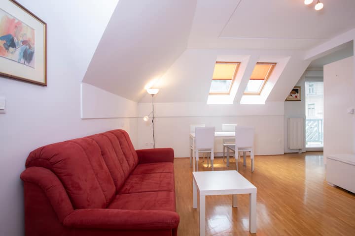 One Bedroom Apartment With Balcony, A/c And Garage - Bled