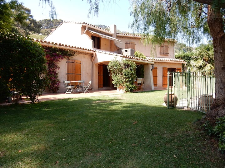 3 Chambres Au Calme Absolu.
Jardin / Piscine - Toulon
