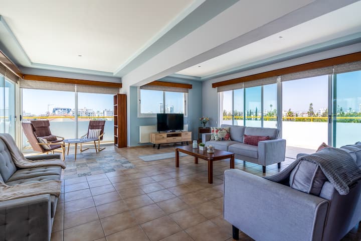 Melograno 3-br Apt W/ Terrace In Larnaca - Larnaca