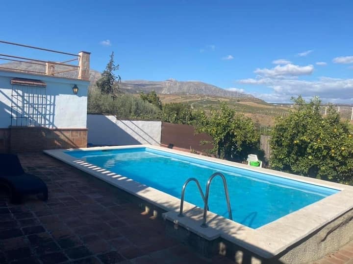 Gated Private Villa, Large Pool, Parking & Orchard - Álora