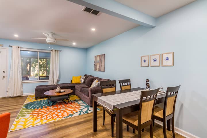 Newly Renovated 2 Bed/1 Bath- Walk To The Beach! - Cape May, NJ