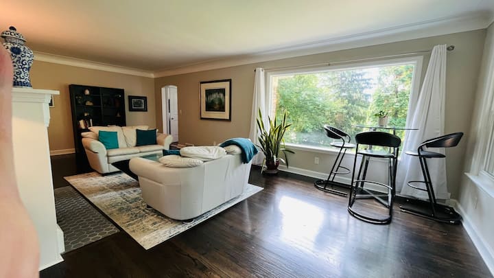 Light-filled Living In Treetown - Ann Arbor