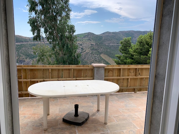 Appartement Avec Terrasse, Vue Montagne Et Mer - Cerbère