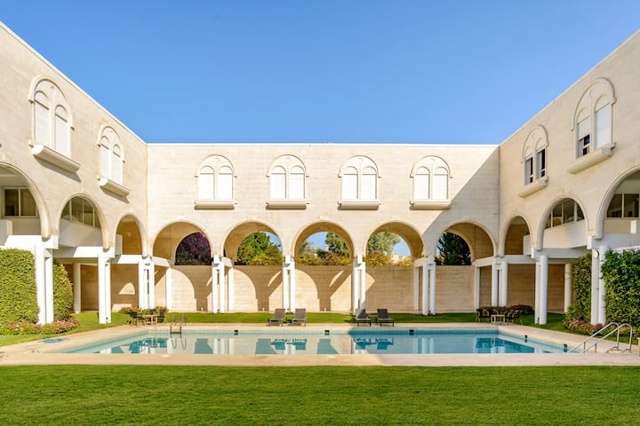 Spanish Style House - 3 Min Walk To The Beach - Israel