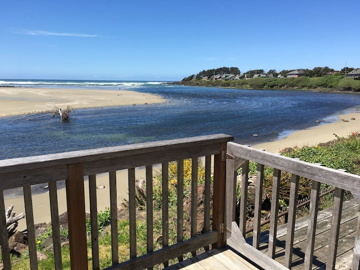 River & Oceanview! Fun For All Ages, Fenced Yard! - Yachats, OR