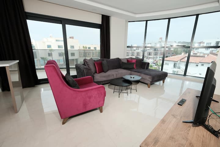 Havuzlu  Ozel Sitede  Deniz Manzarali 305 - Kuşadası