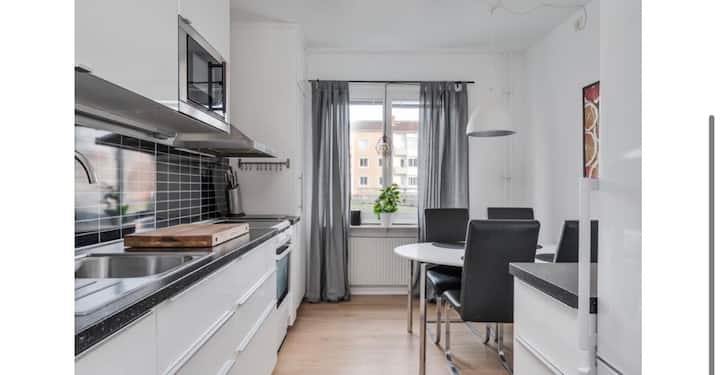 Tvårumslägenhet Med Dubbelsäng Och Bäddsoffa - Kalmar