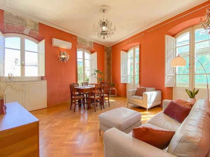 Elegant Apartment In The Heart Of The Marina - Cagliari