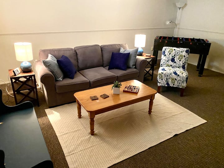 Cozy Home With A Restful Backyard Sanctuary - Minneapolis, MN