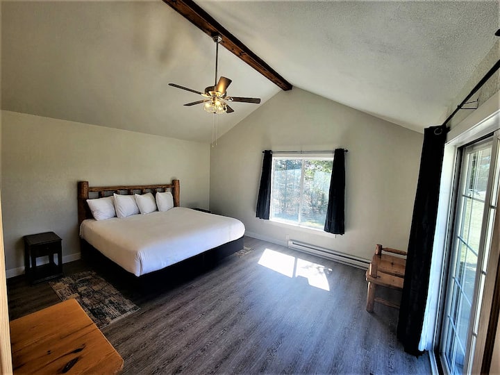 Woodland House At Edge-o-dells Resort - Wisconsin Dells, WI