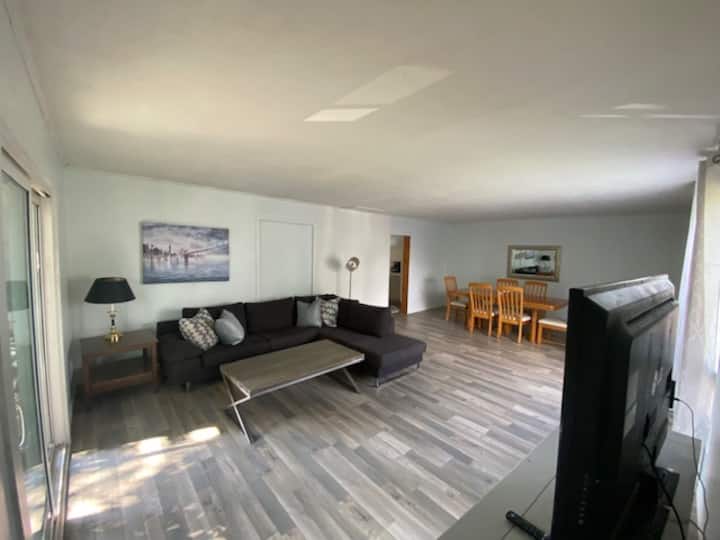 The Water Street Inn Upstairs Apartment - Greater Napanee