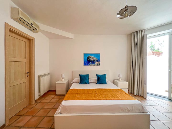 Villa Trani: Close To The Beach & Beautiful Garden - Ischia