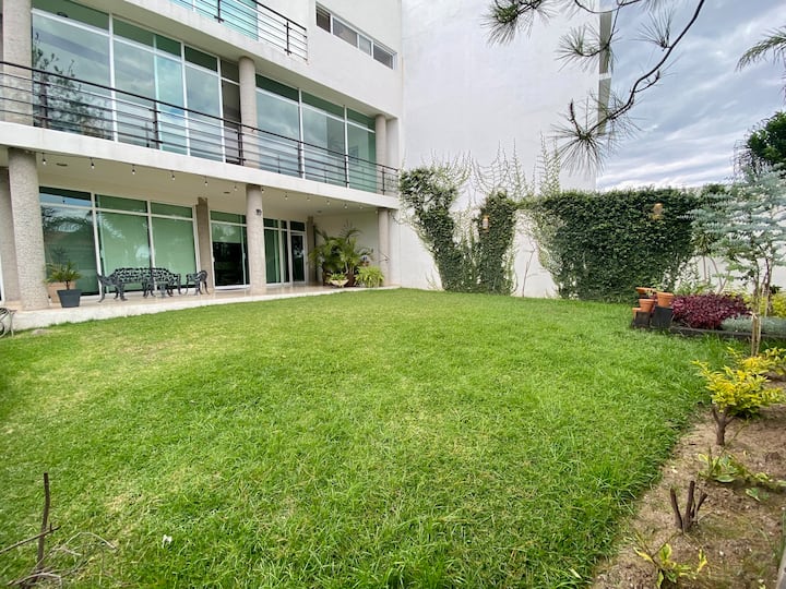 Acogedora Suite Con Entrada Independiente Y Jardín - León