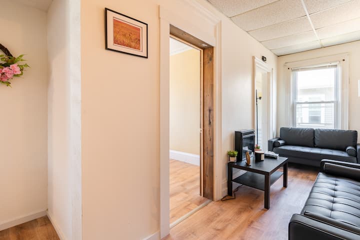 Cozy Apartment With 3 Bedrooms Fully Furnished - Fall River, MA